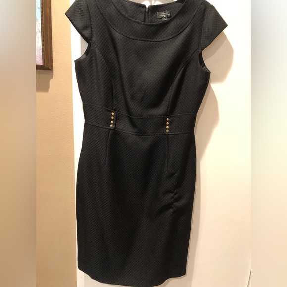 Tahari | Dresses | Tahari | Poshmark